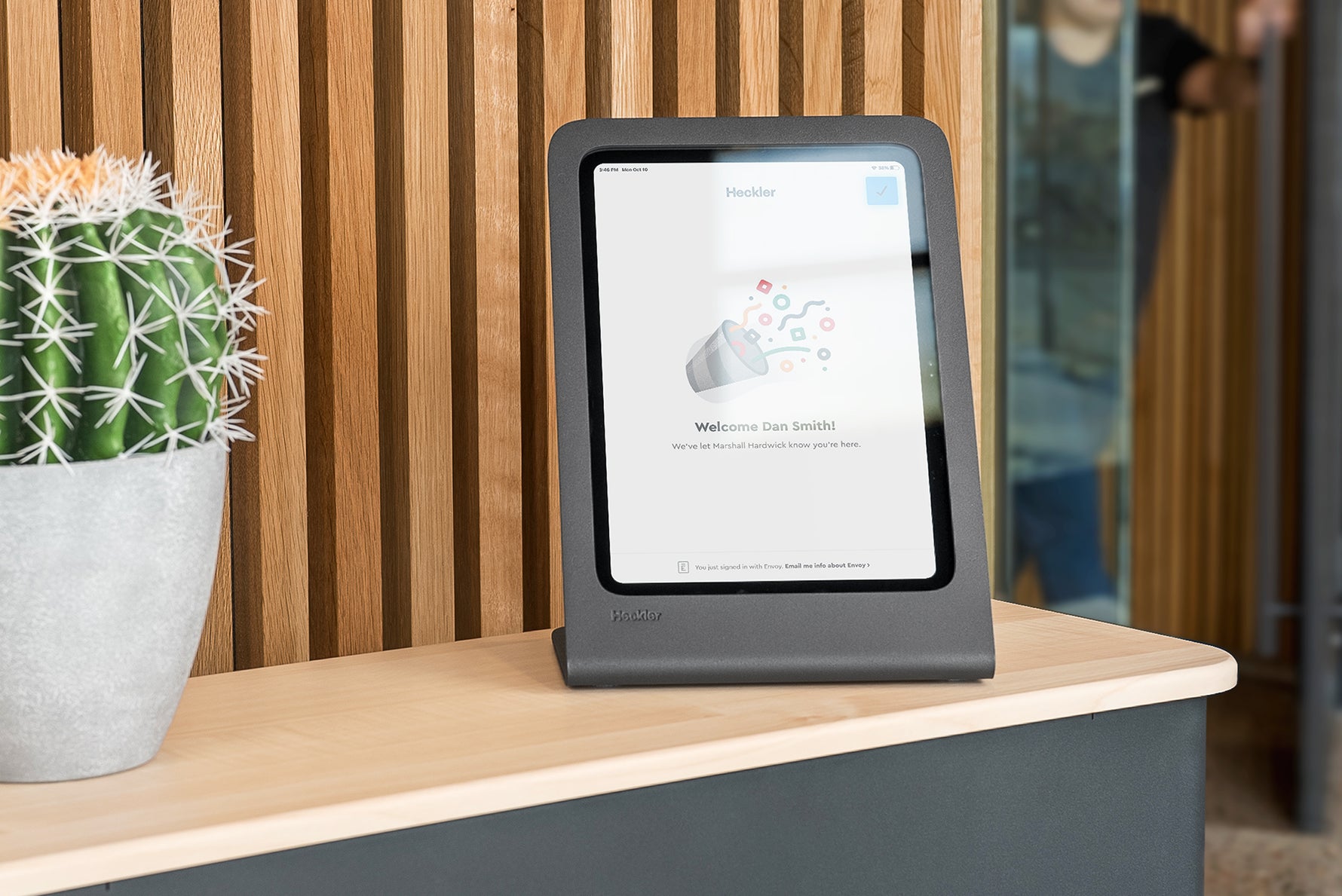 Portrait Stand for iPad 10th Generation | Heckler